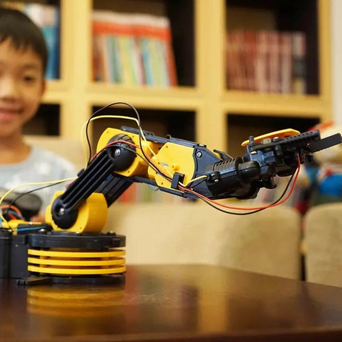 Robotic Arm | Extensive Range of Motion on All Pivot Points | DIY Tech ...